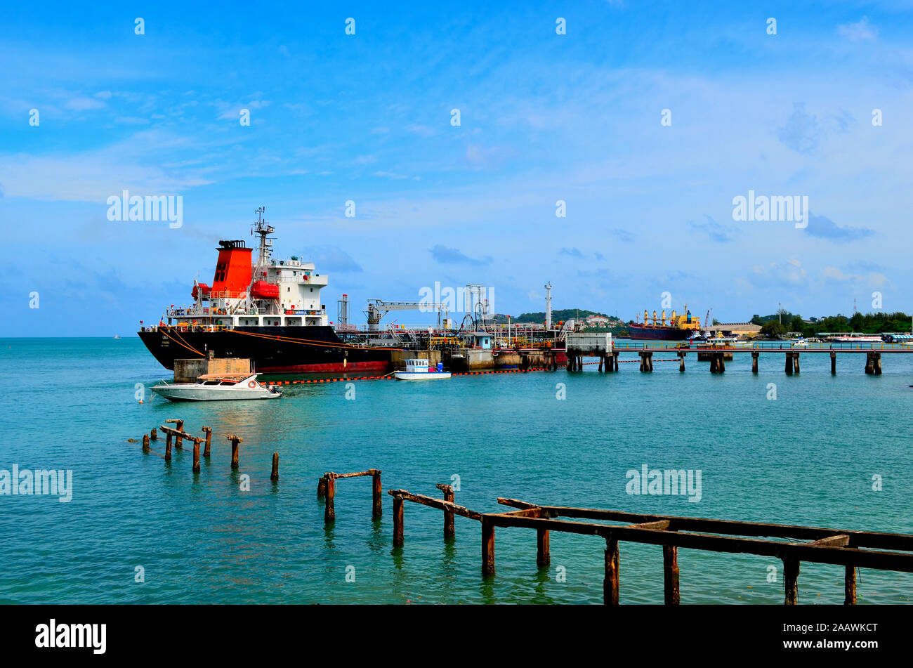 Dolphin pier hi-res stock photography and images - Alamy