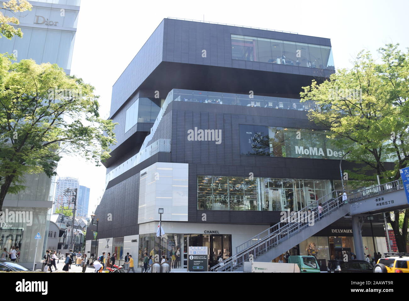 Omotesando area architecture hi-res stock photography and images - Alamy