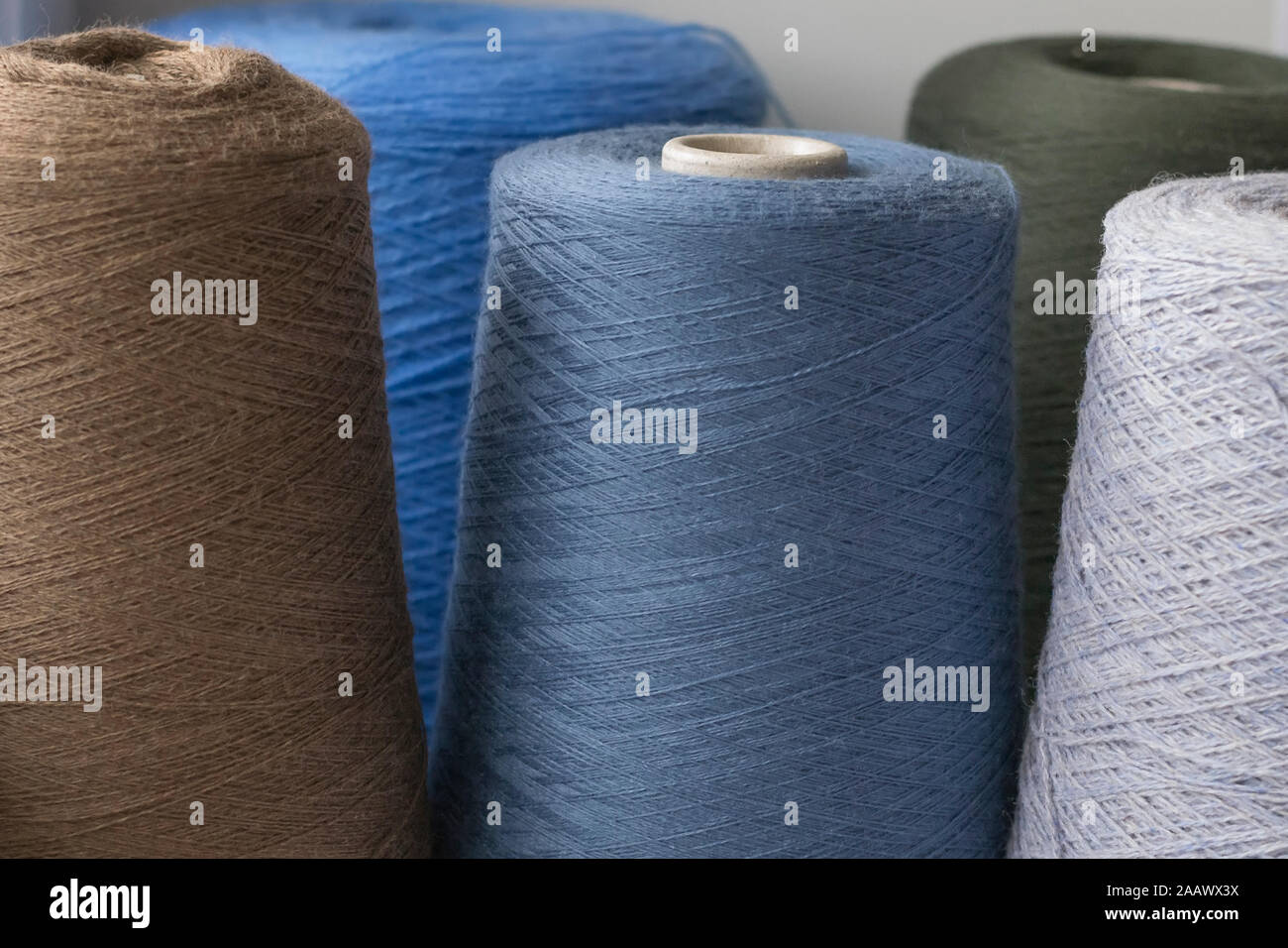 Machine knitting hi-res stock photography and images - Alamy