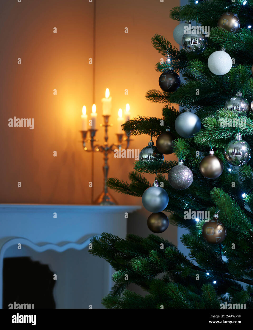 Burning candles christmas tree hi-res stock photography and images - Alamy