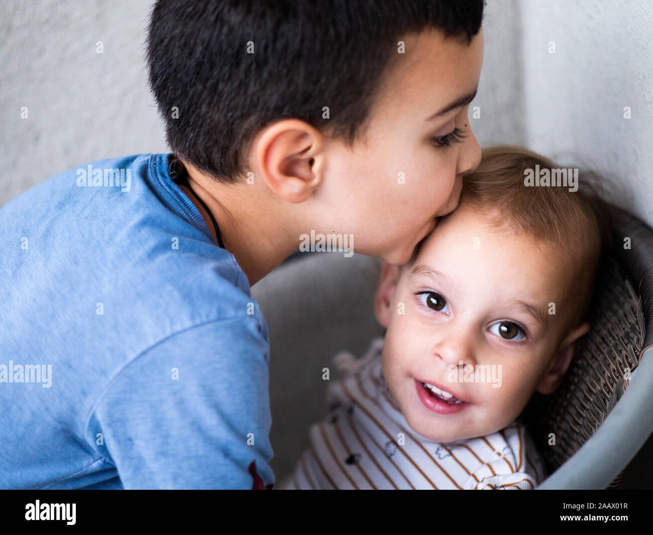 Toddler siblings hi-res stock photography and images - Alamy