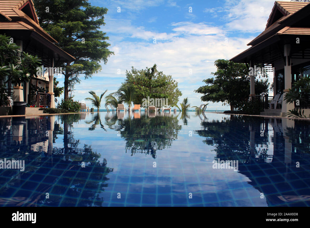 Infinity pool in luxury hotel Koh Samui Thailand Stock Photo - Alamy