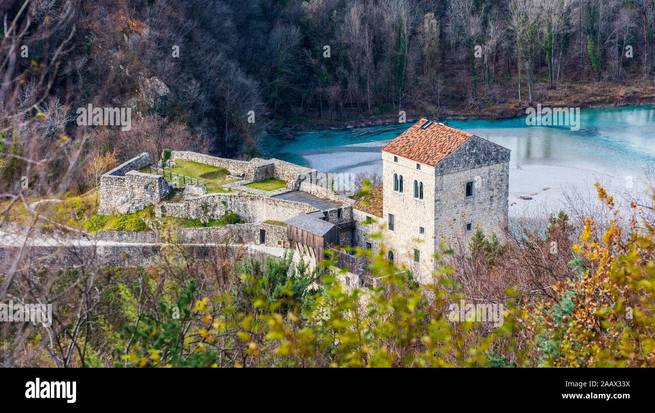 Castle and fortified village of Ragogna. Middle Ages to discover ...