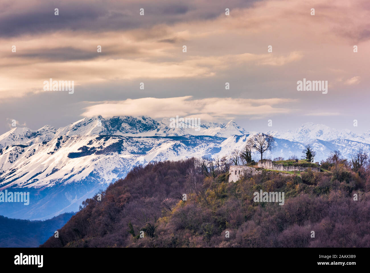Castle and fortified village of Ragogna. Middle Ages to discover ...