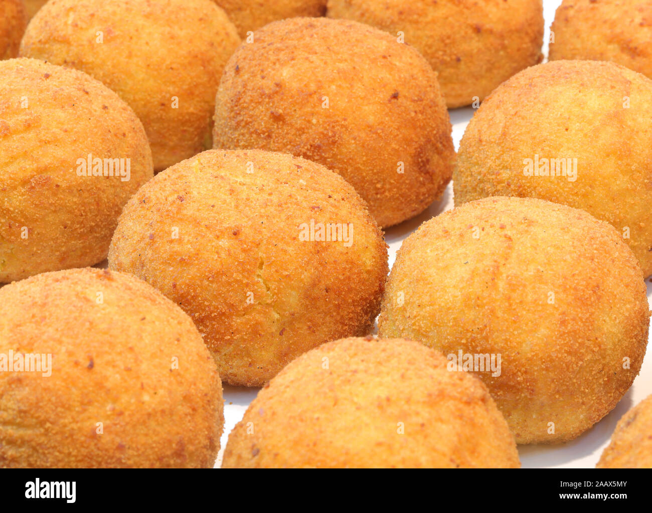 Rice balls shop hi-res stock photography and images - Alamy
