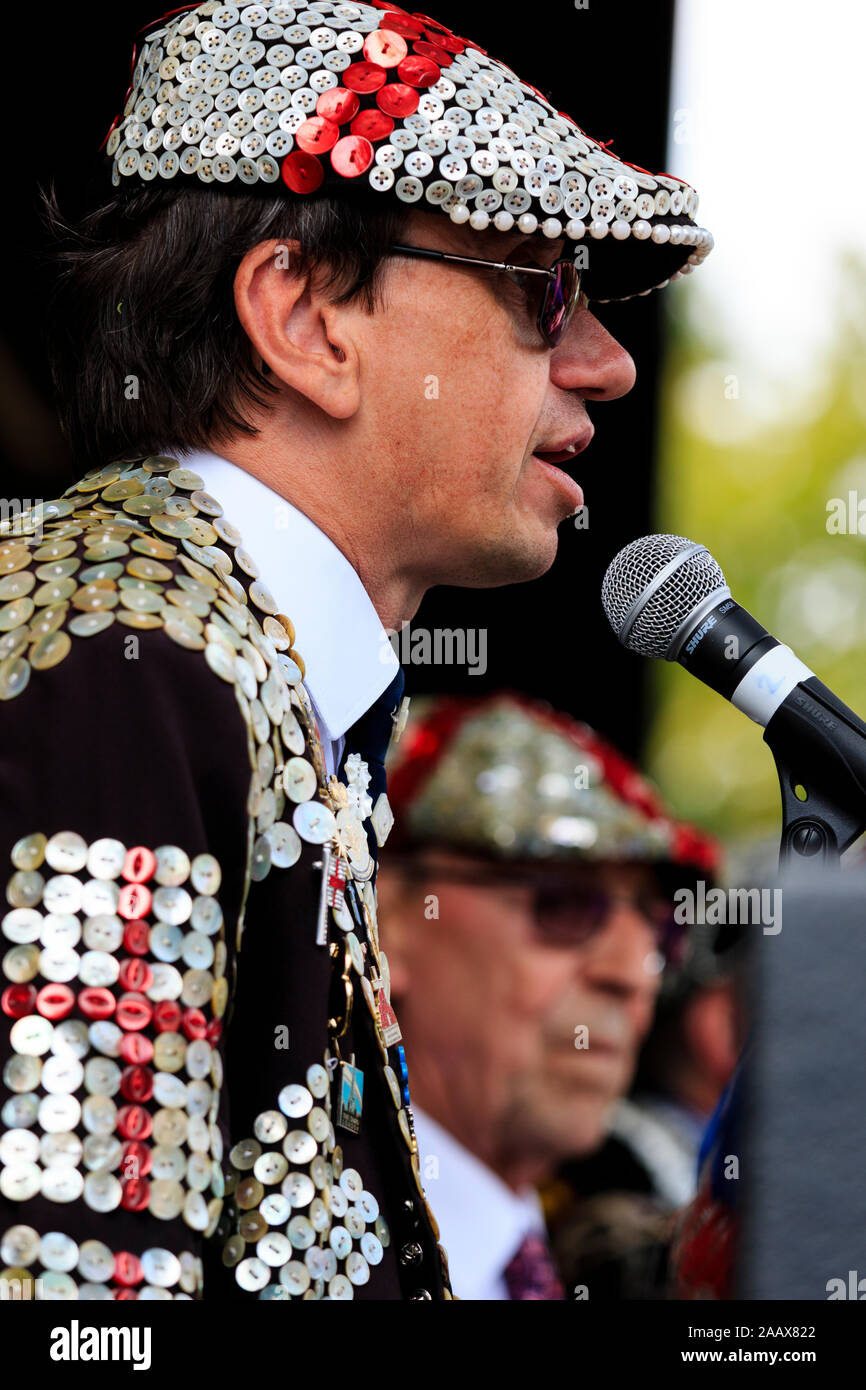 Pearly King, man wearing outfit decorated with mother of Pearl buttons ...