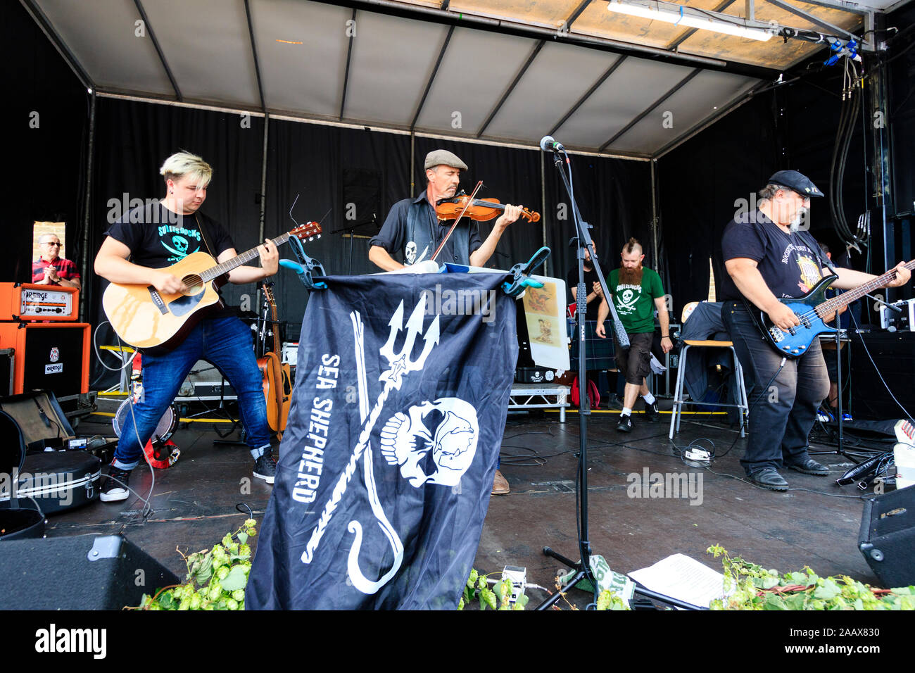 Daytime concert hi-res stock photography and images - Alamy