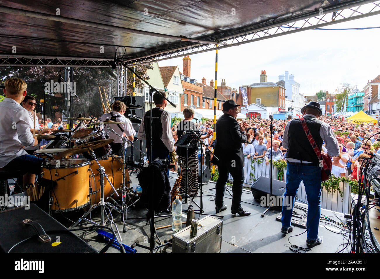 Concert Front View Stage High Resolution Stock Photography and Images ...