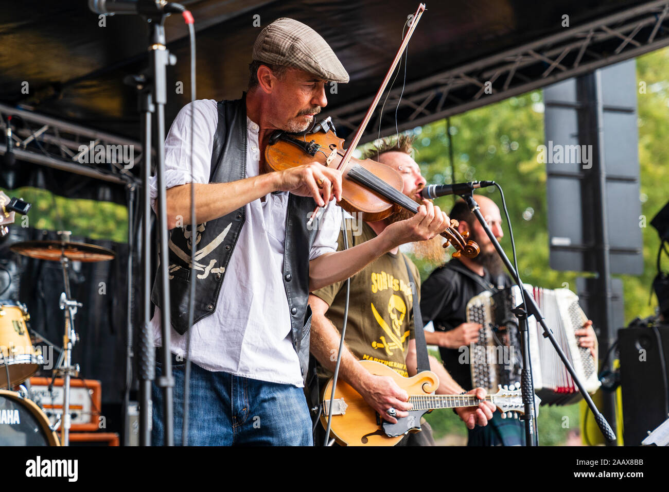 English violinist and violist hi-res stock photography and images - Alamy