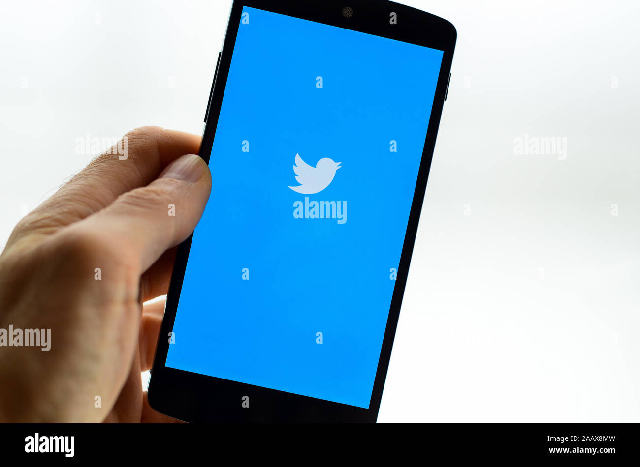 Twitter app logo hi-res stock photography and images - Alamy