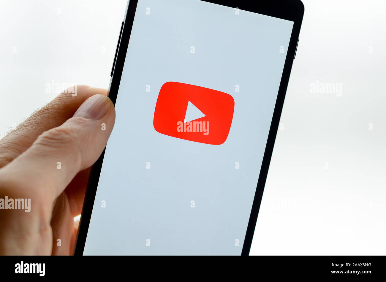 Tube youtube logo symbol icon hi-res stock photography and images - Alamy