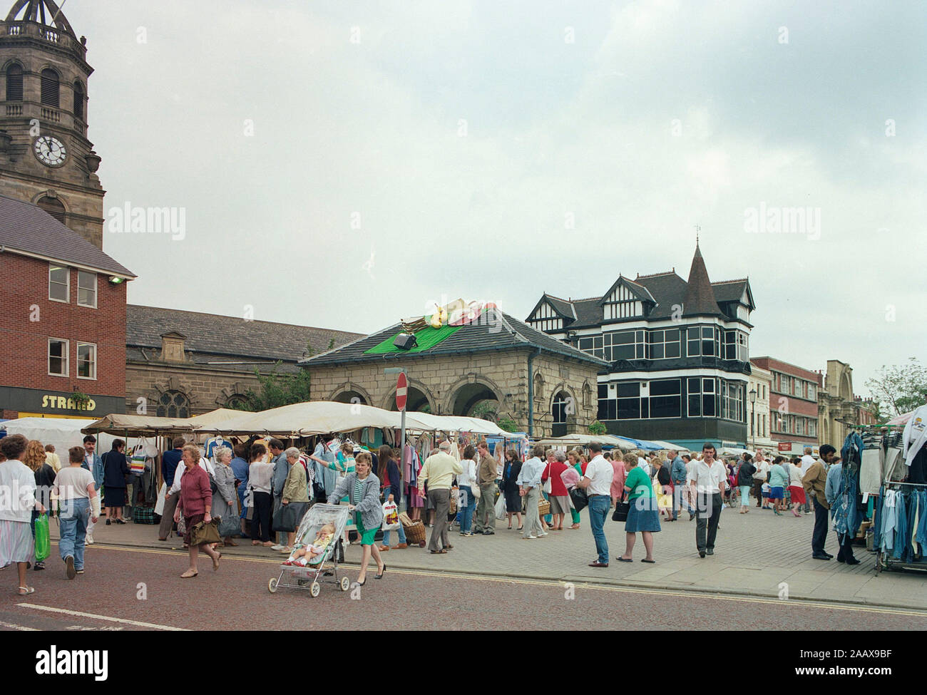 Market day in pontefract hi-res stock photography and images - Alamy