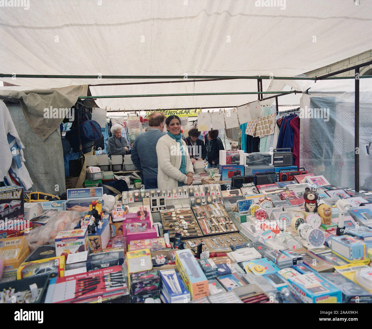 Shoppers in 1989 Market day in Pontefract, west Yorkshire, Northern ...