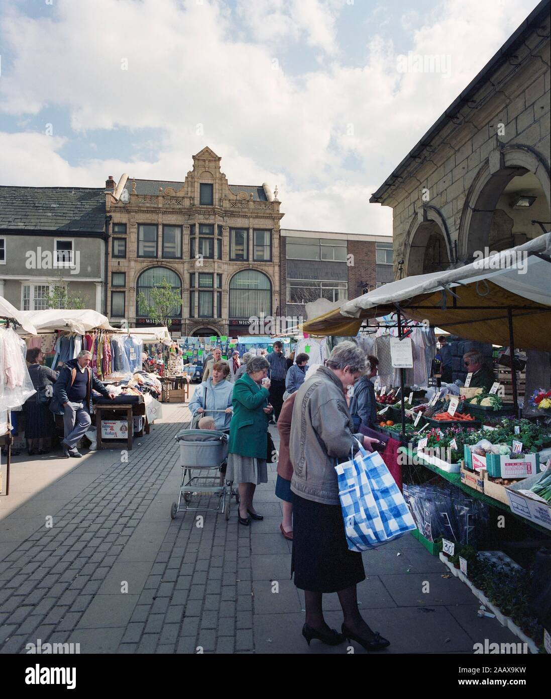 Shoppers in 1989 Market day in Pontefract, west Yorkshire, Northern ...
