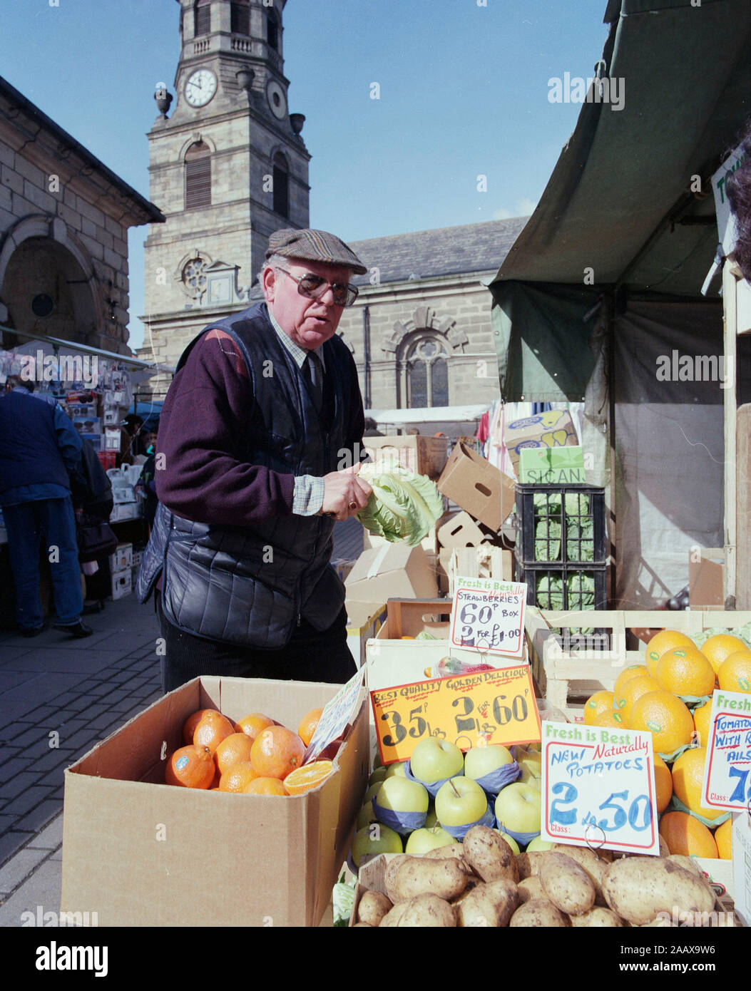 1994 Market day in Pontefract West Yorkshire, northern England, UK ...