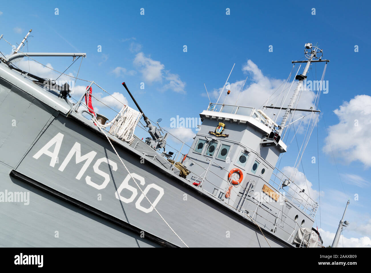 Royal navy minesweeper hi-res stock photography and images - Alamy