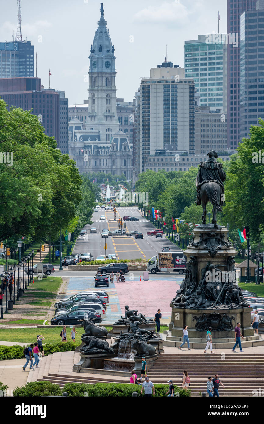 The statue of George Washington looks down Benjamin Franklin Parkway ...