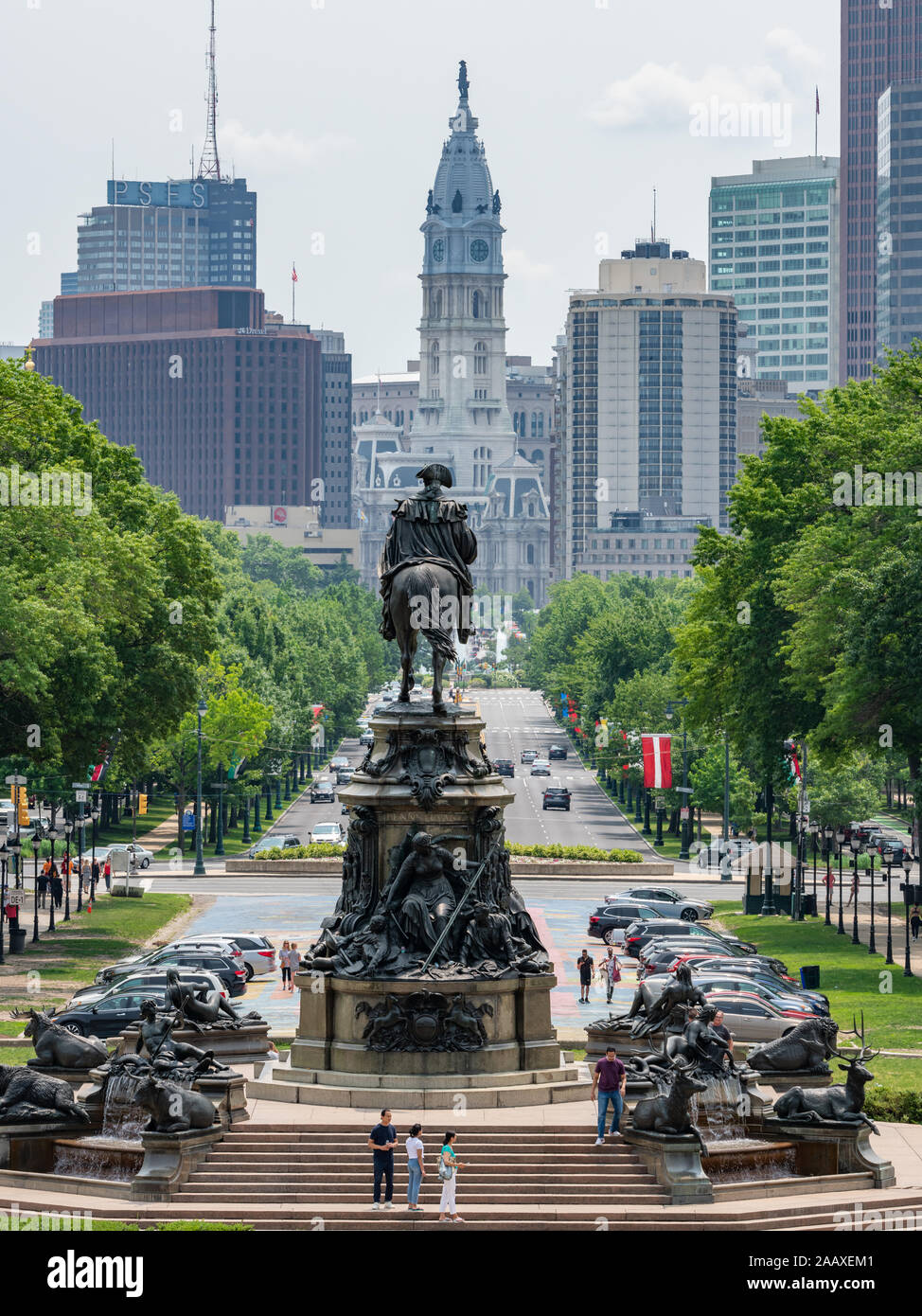 The statue of George Washington looks down Benjamin Franklin Parkway ...