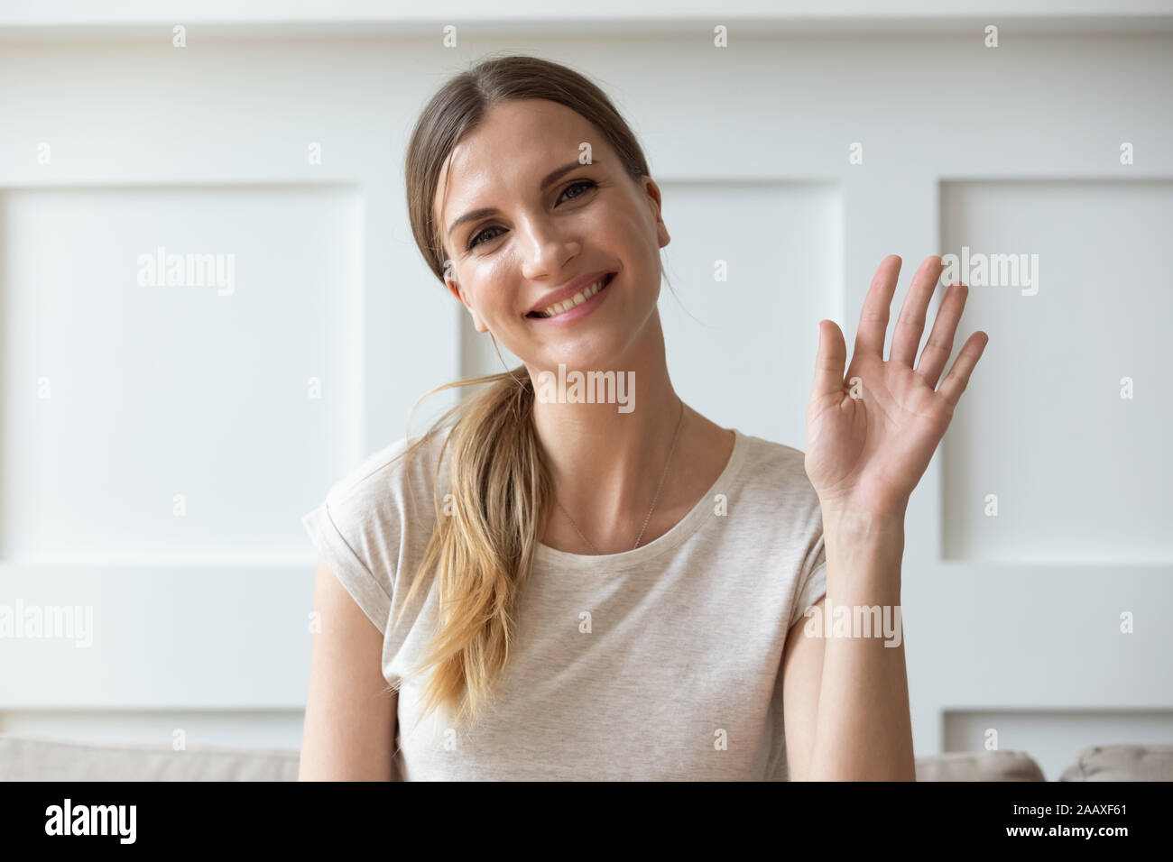 Waving friends hello hi-res stock photography and images - Alamy