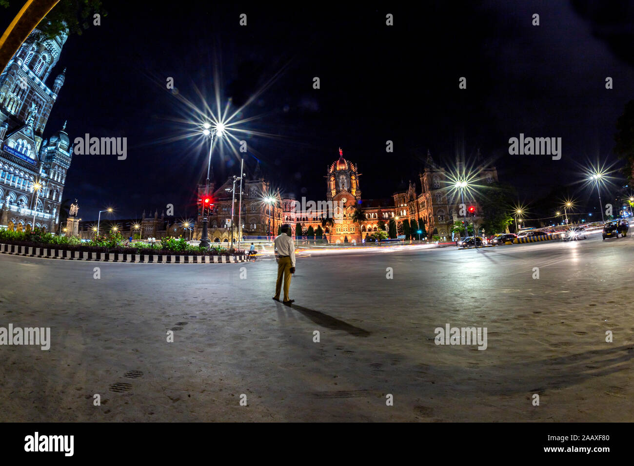 Night view chhatrapati shivaji terminus hi-res stock photography and ...