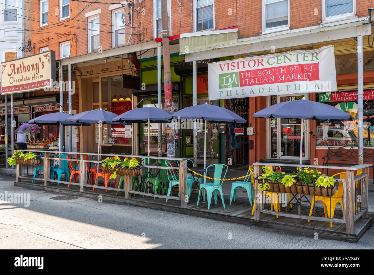 Philadelphia street scene hi-res stock photography and images - Alamy