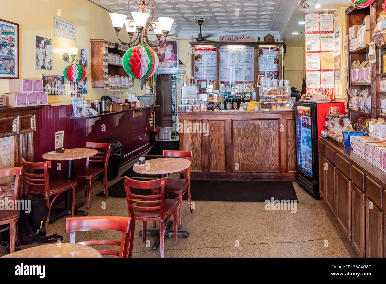 Italian coffee shop hi-res stock photography and images - Alamy
