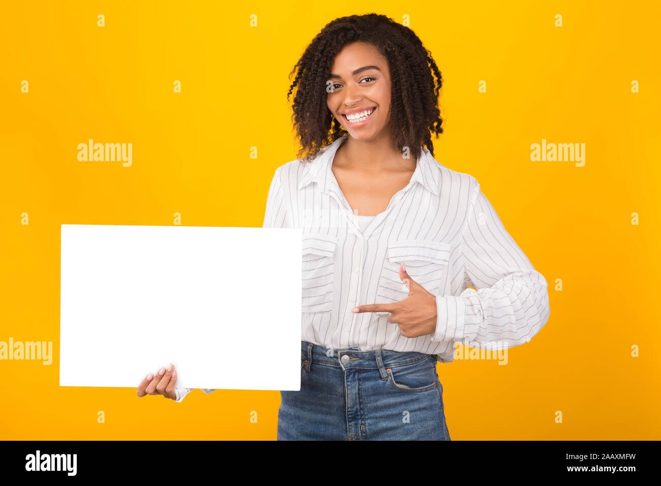 Person holding a4 paper hi-res stock photography and images - Alamy