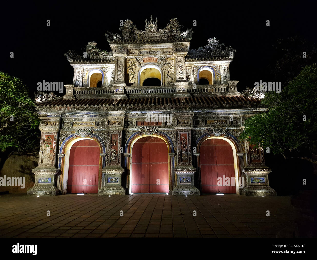 Traditional Vietnamese Hue Tour Stock Photo - Alamy