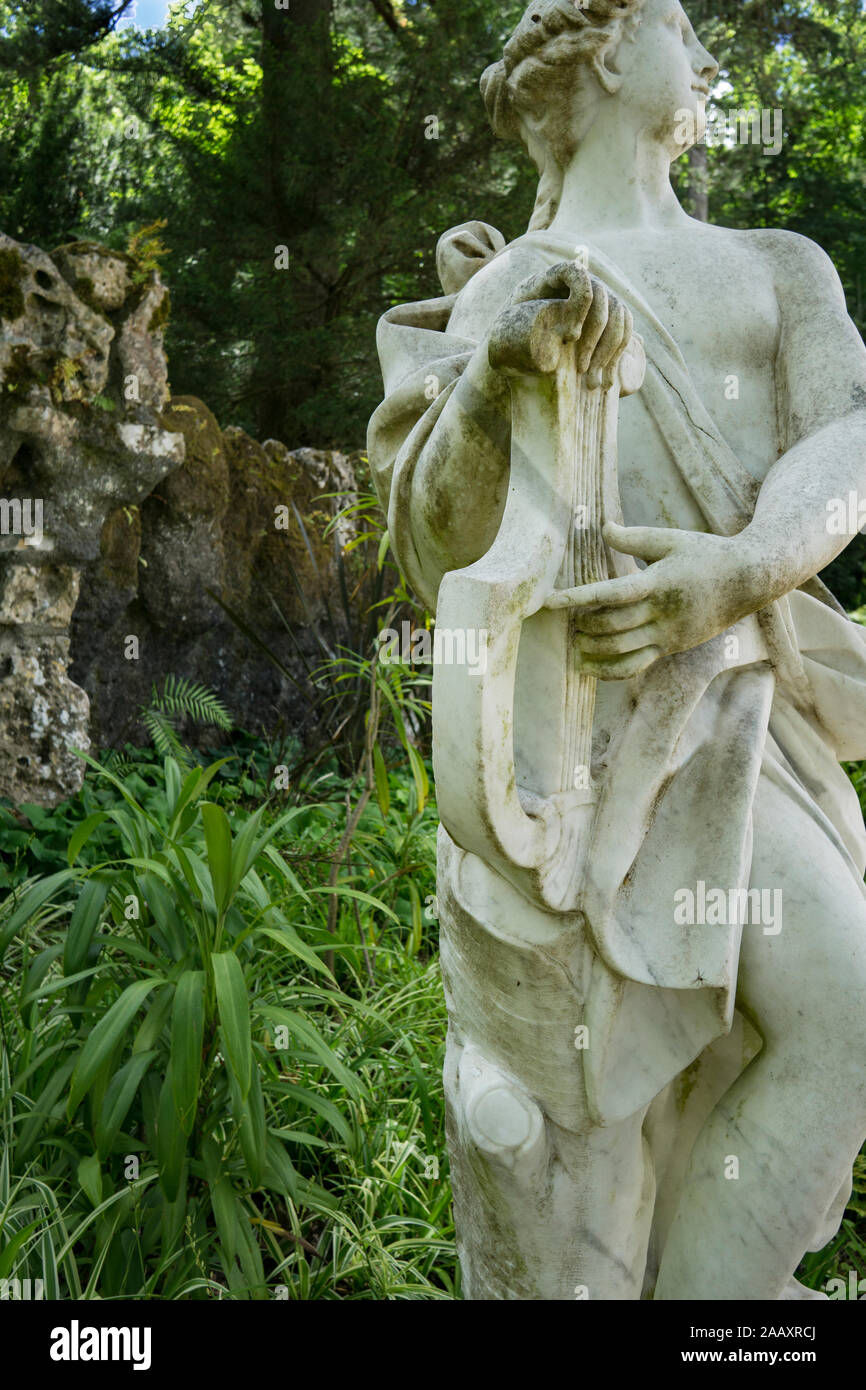 Statue in garden Stock Photo - Alamy