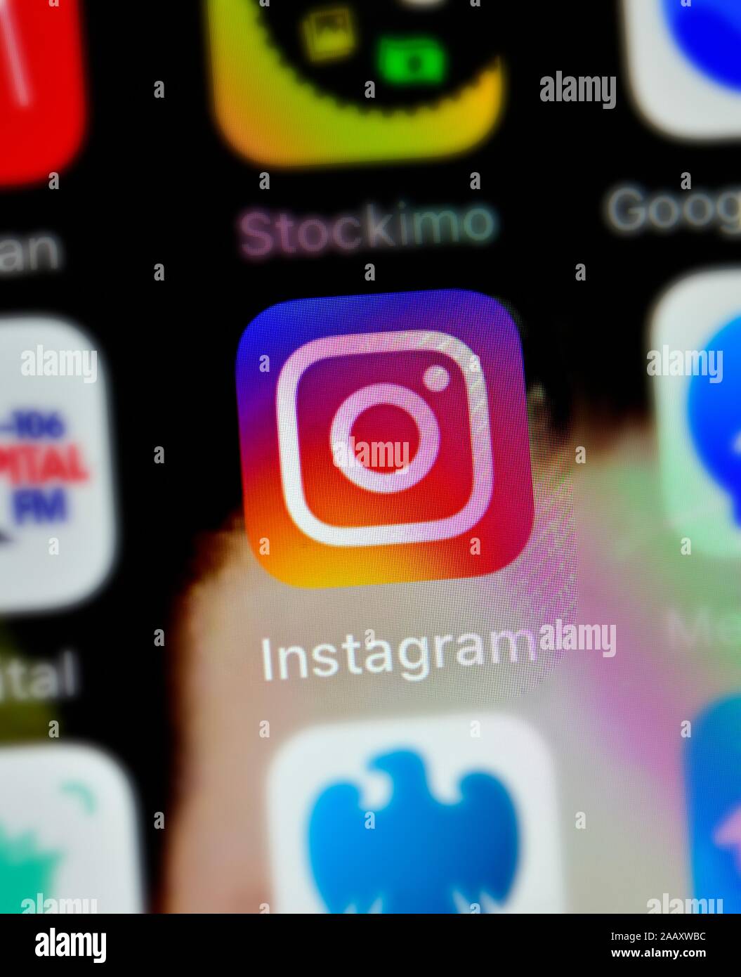 Instagram logo screen app hi-res stock photography and images - Alamy