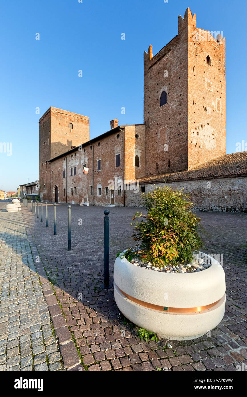 Historic castle of verona hi-res stock photography and images - Alamy