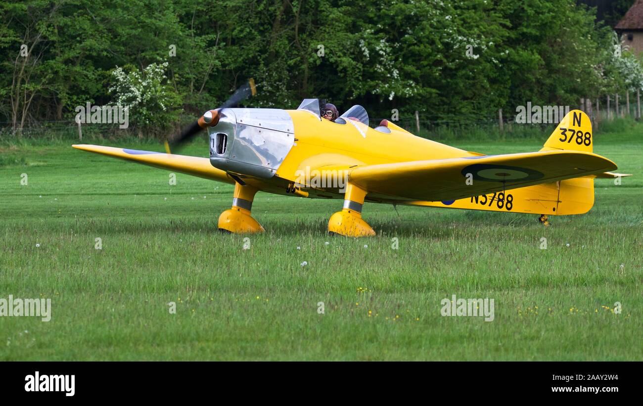 Miles magister plane aircraft hi-res stock photography and images - Alamy