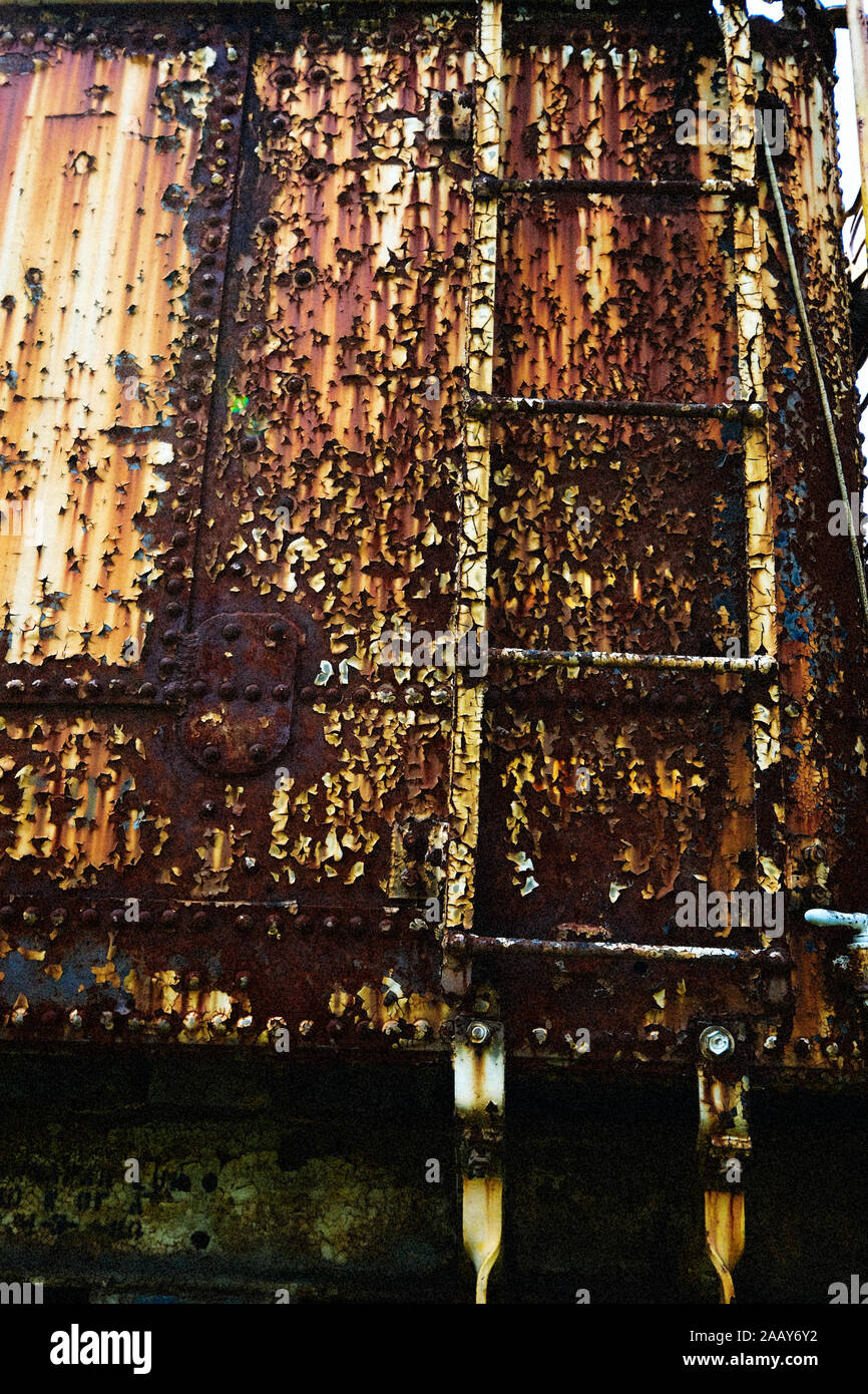 Rusty ladder hi-res stock photography and images - Alamy