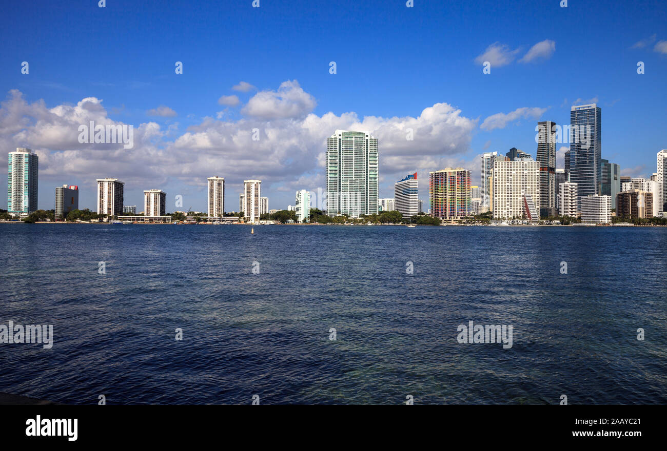 Skyrise miami hi-res stock photography and images - Alamy
