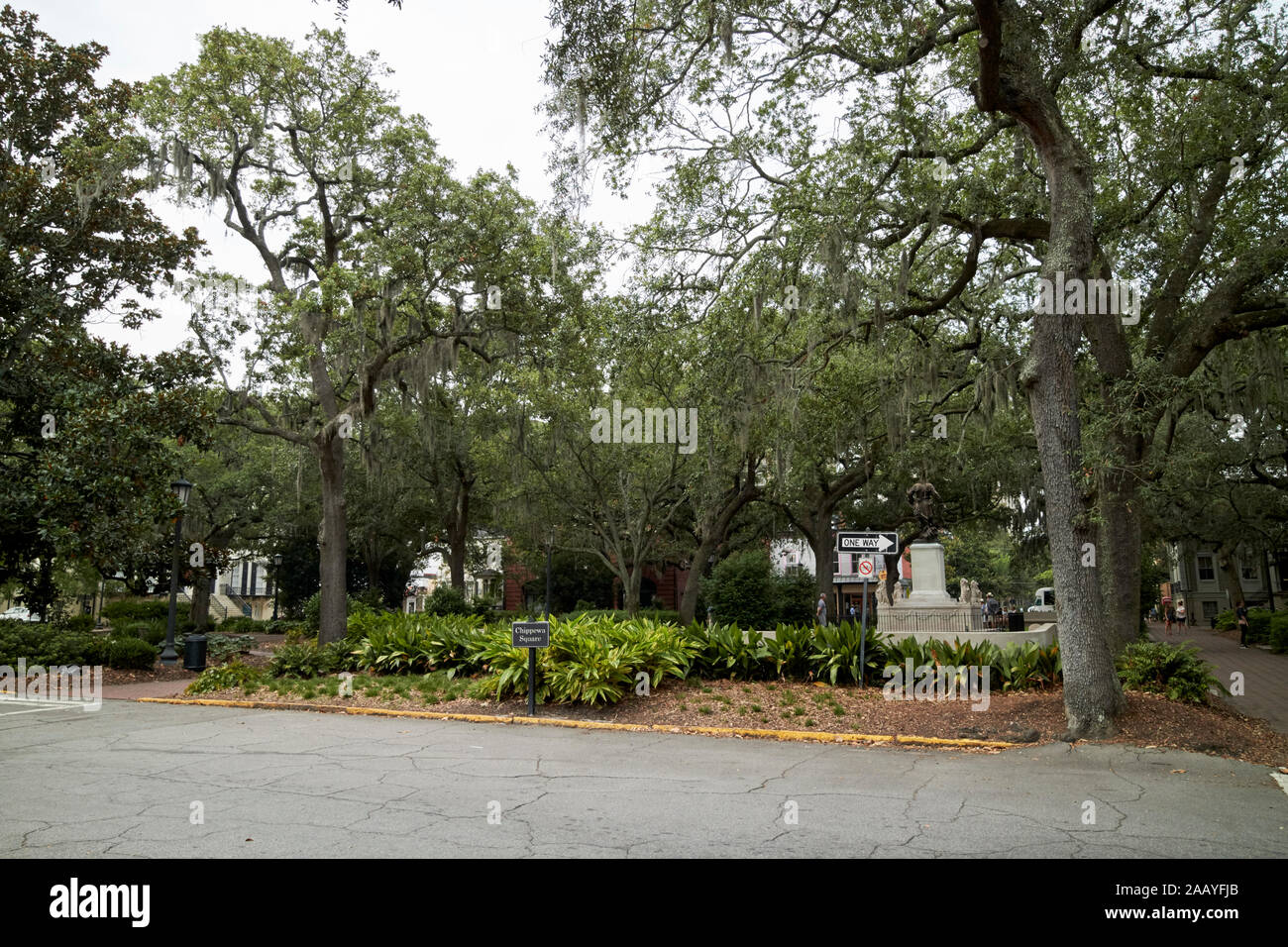 chippewa square downtown historic savannah georgia usa Stock Photo - Alamy