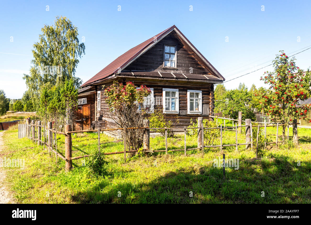 Russian village hi-res stock photography and images - Alamy