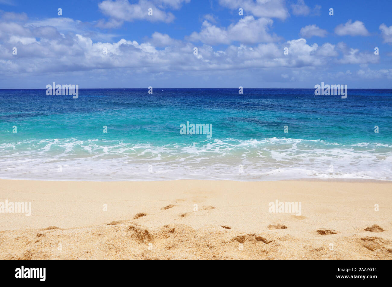 Banzai Pipeline, North Shore, Oahu, Hawaii in Summer Stock Photo - Alamy