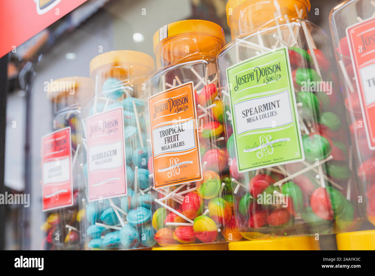 English sweet shop hi-res stock photography and images - Alamy