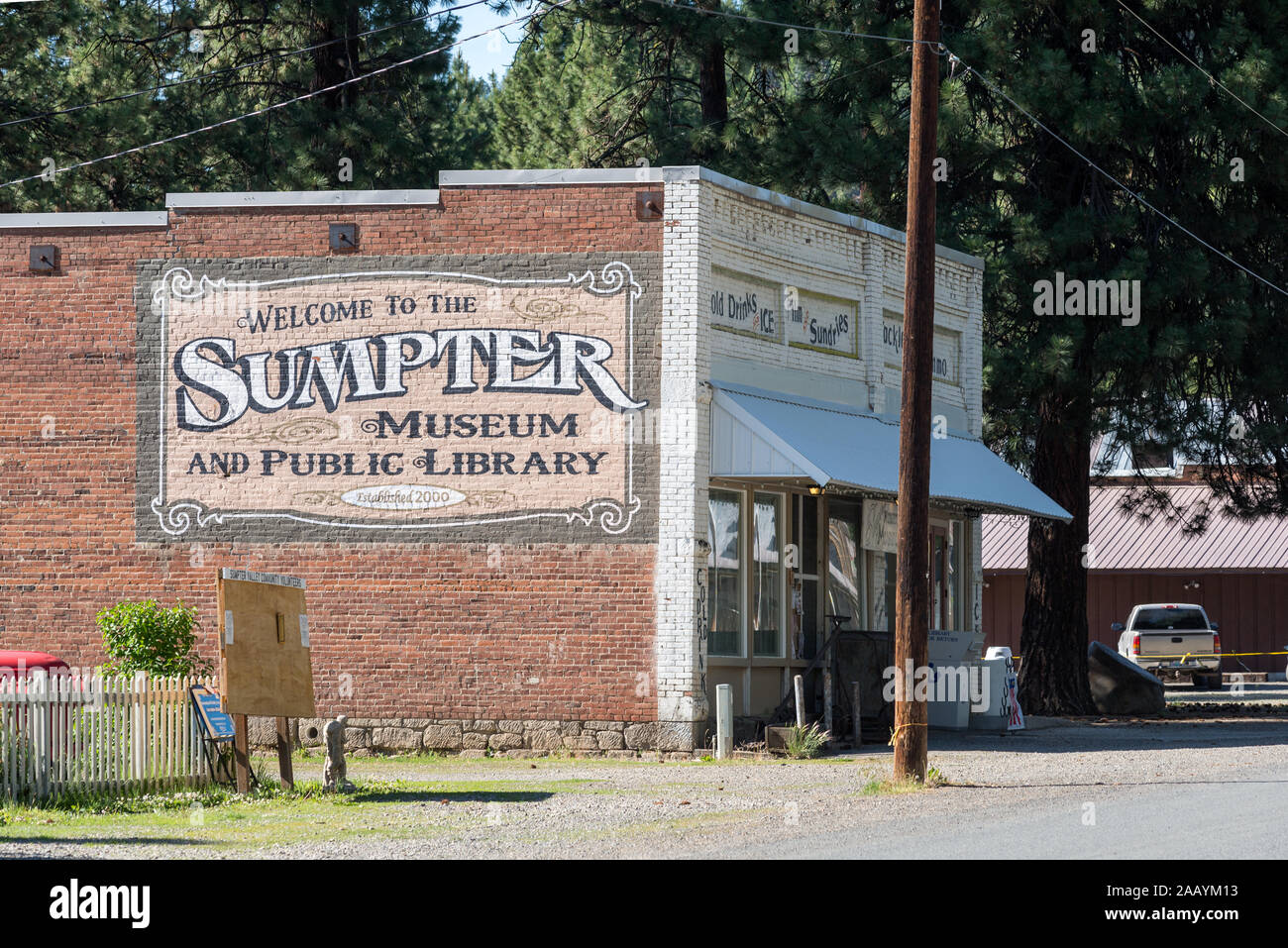 Public Library Sign High Resolution Stock Photography and Images - Alamy