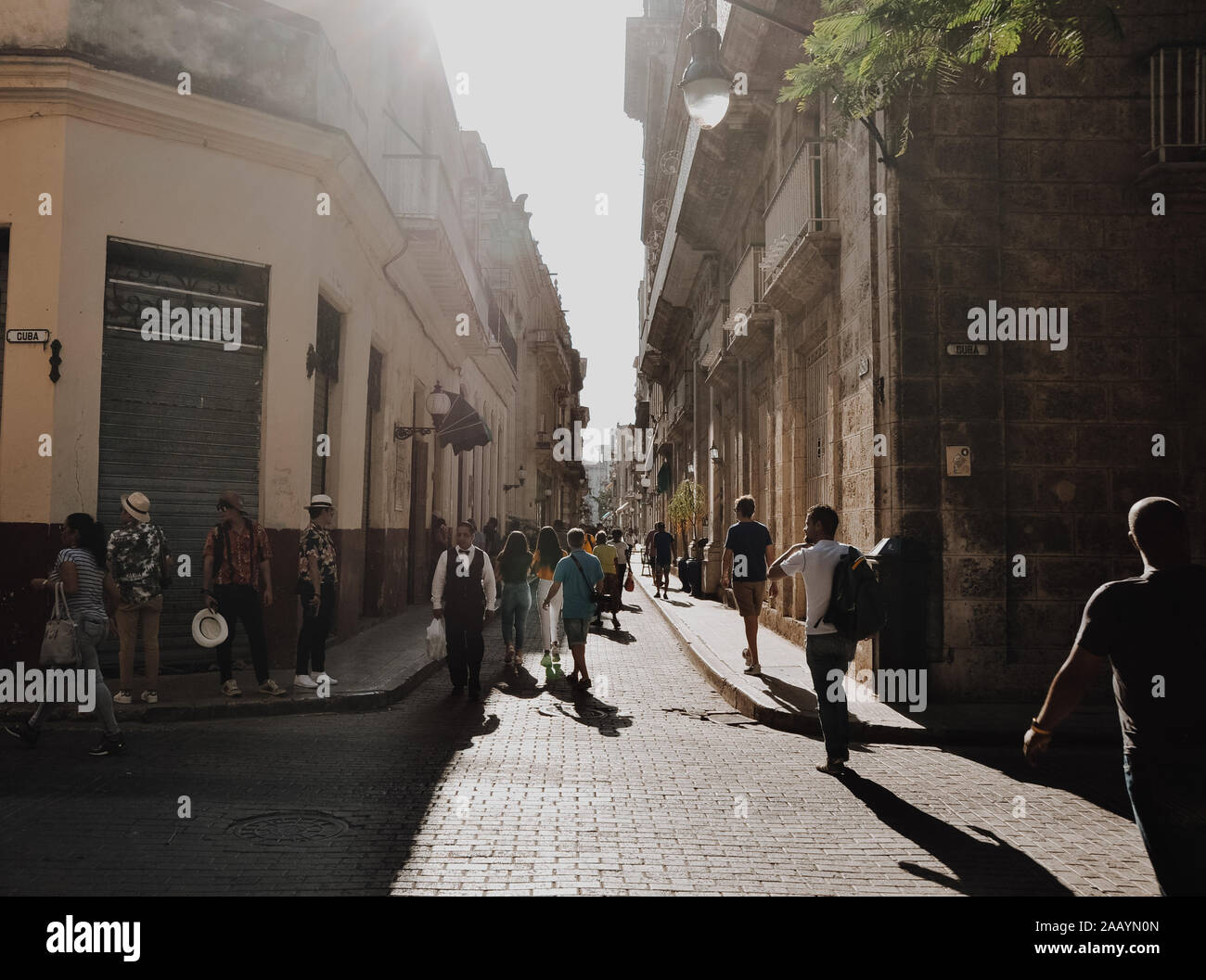 La habana busy street in cuba hi-res stock photography and images - Alamy