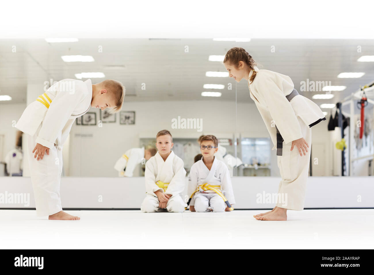 Children greeting each other hi-res stock photography and images - Alamy