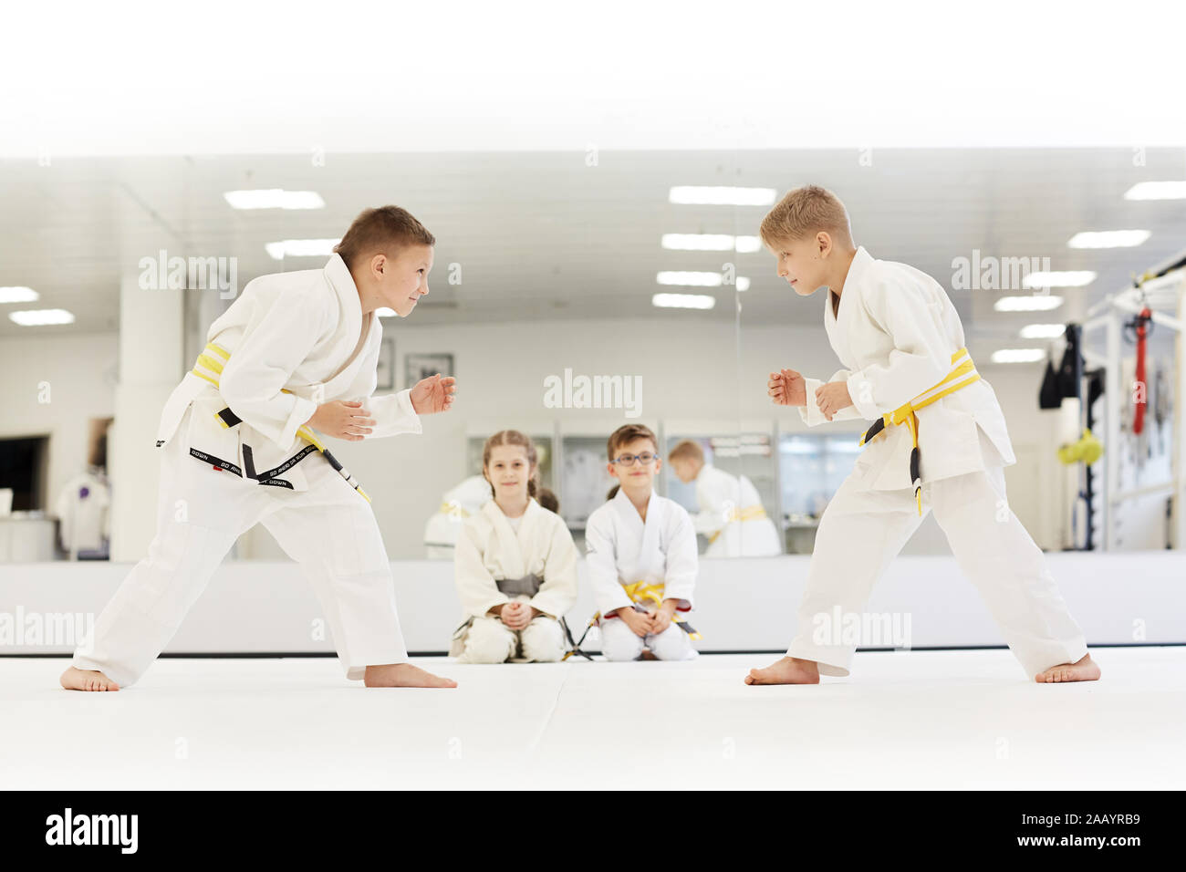 Two people standing opposite each other hi-res stock photography and ...