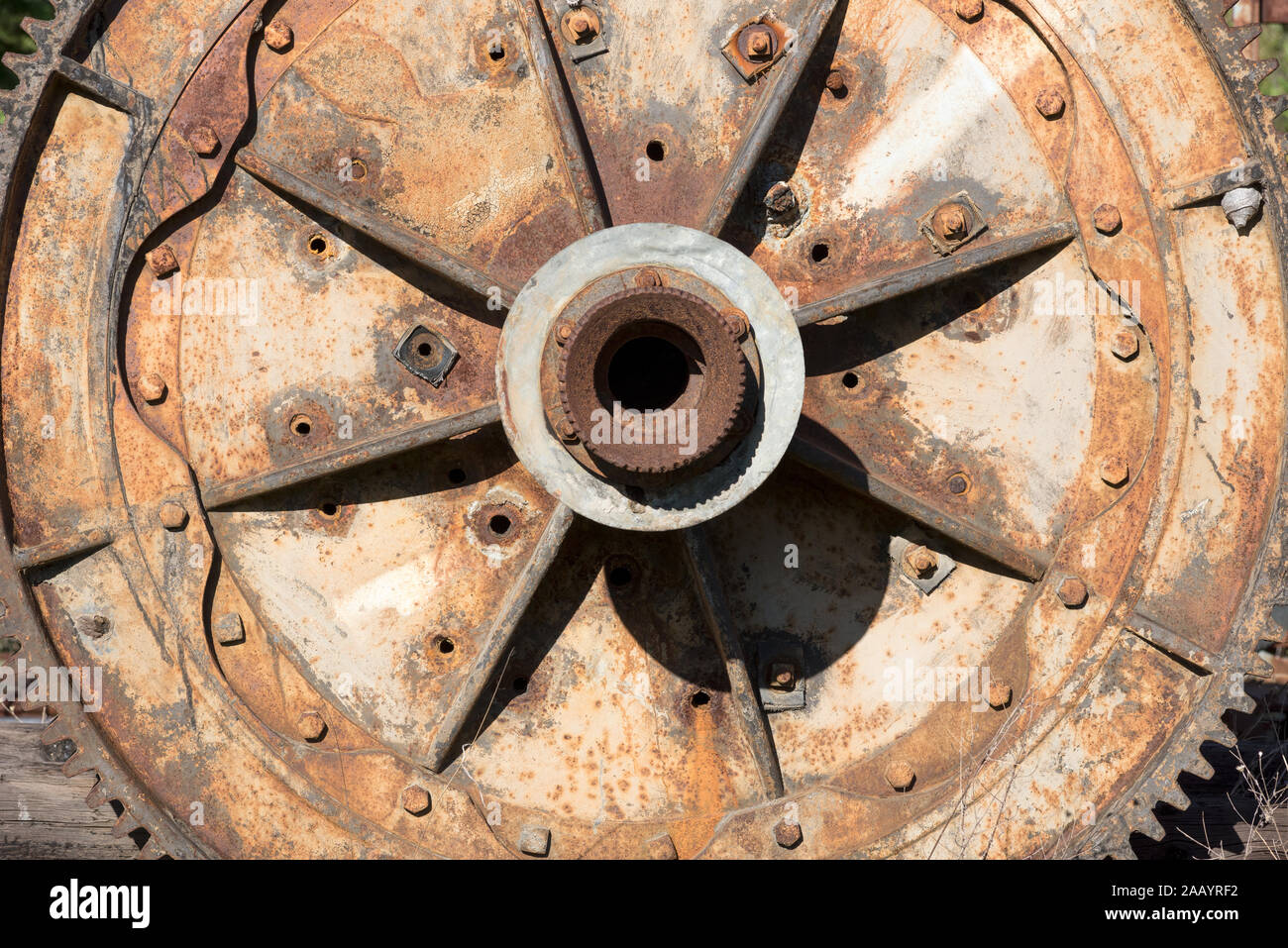 Cog in the wheel hi-res stock photography and images - Alamy