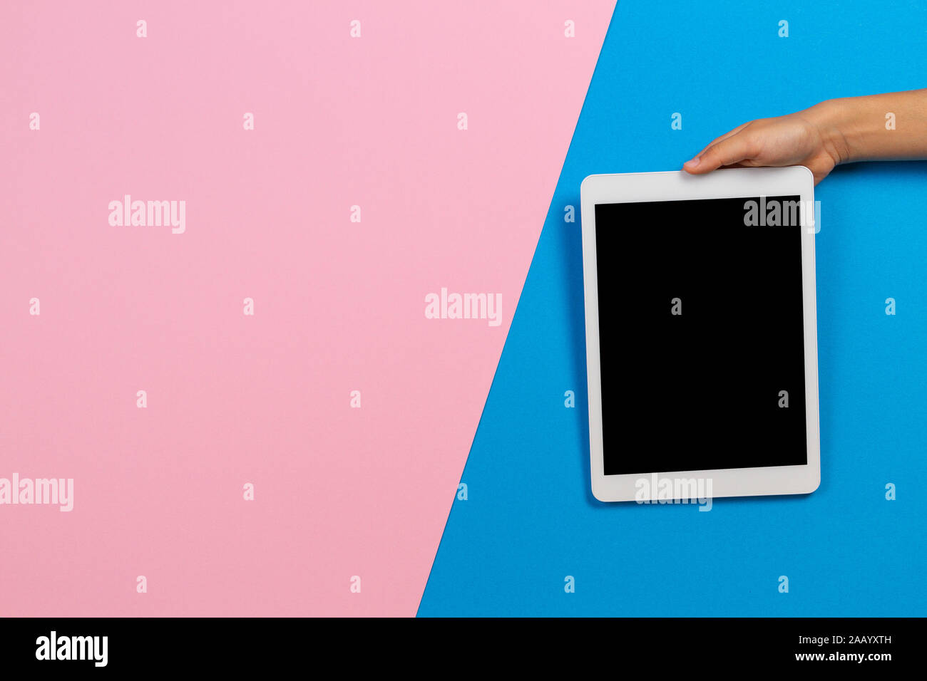 Kid screen light hi-res stock photography and images - Alamy