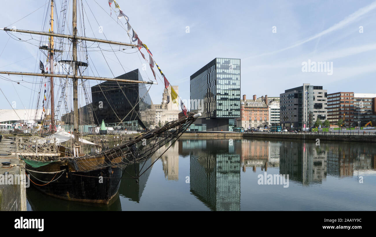 Tall ship at Liverpool waterfront Stock Photo - Alamy