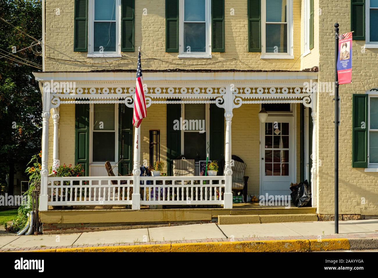 Converted flats high street hi-res stock photography and images - Alamy