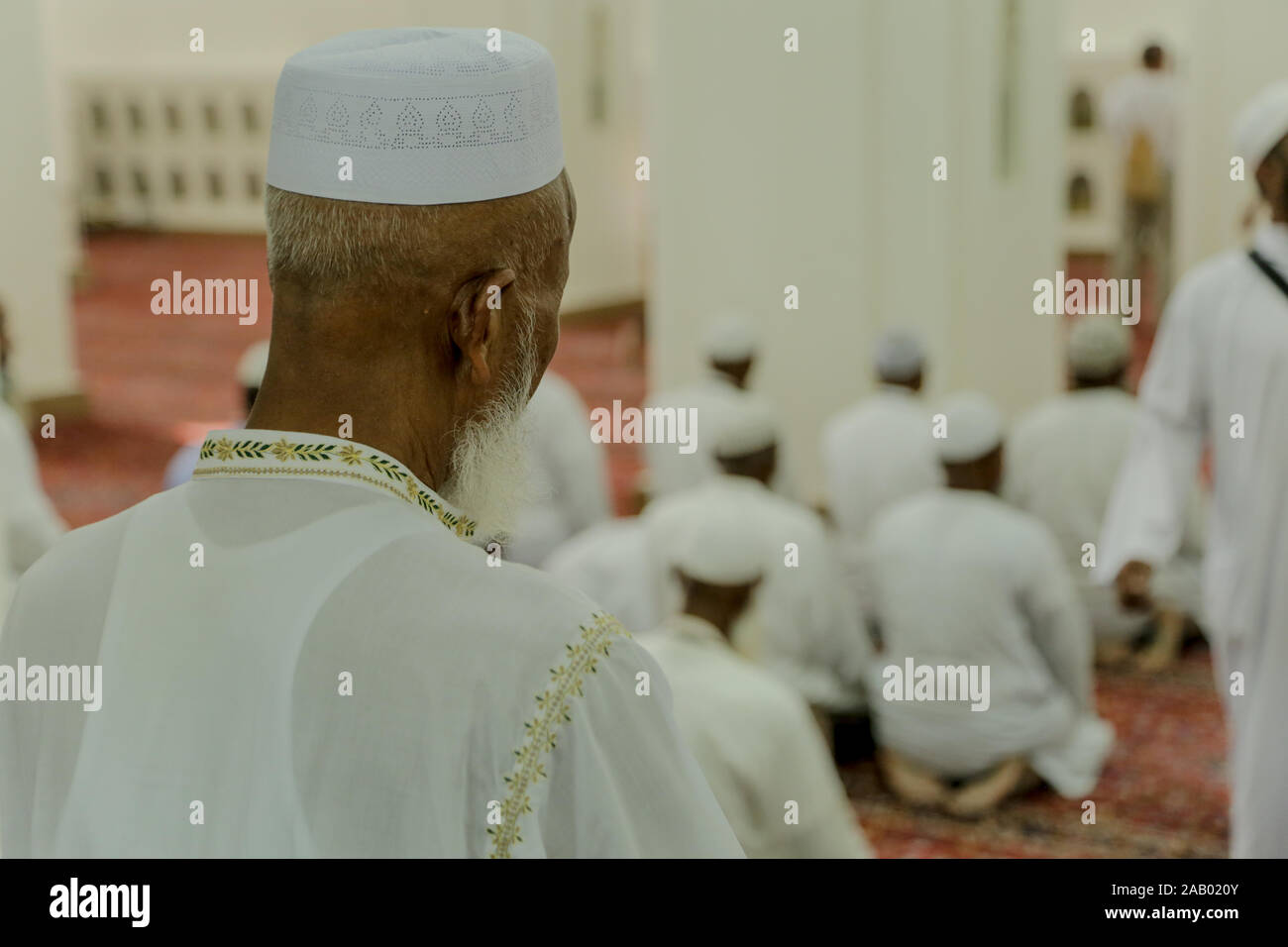 Photo of the Old Muslim man praying Stock Photo - Alamy
