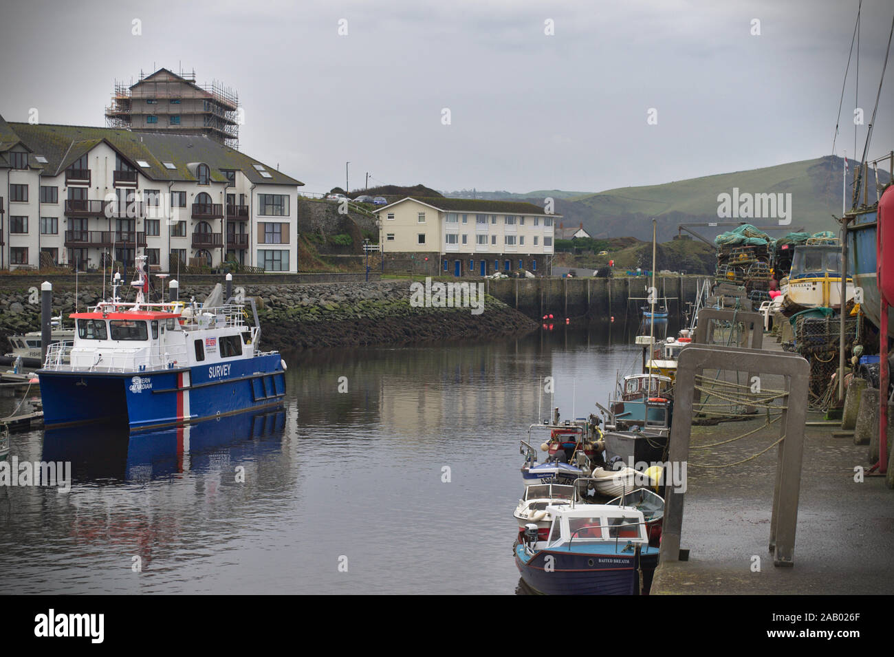 Survey ship hi-res stock photography and images - Alamy