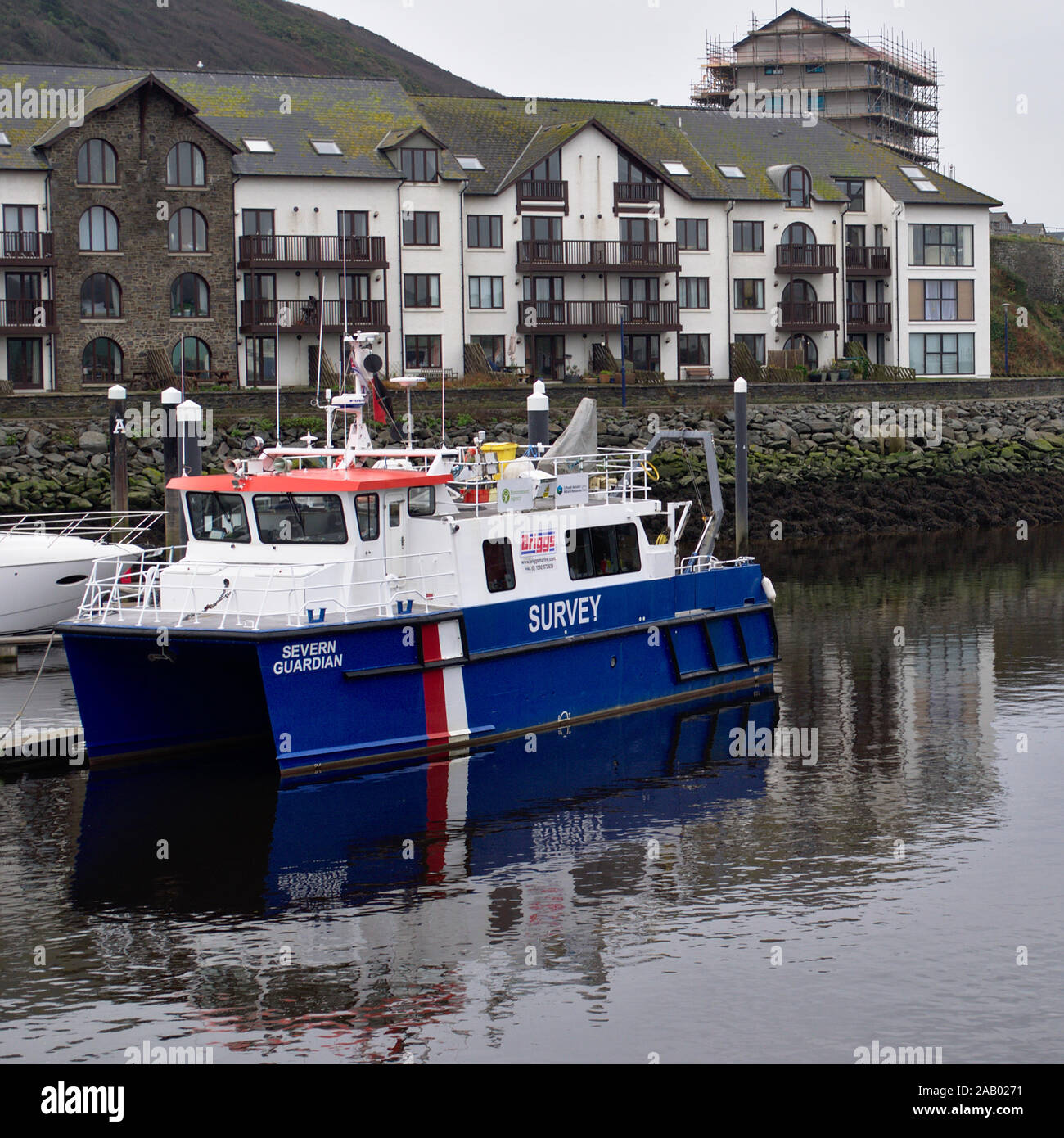 Survey ship hi-res stock photography and images - Alamy
