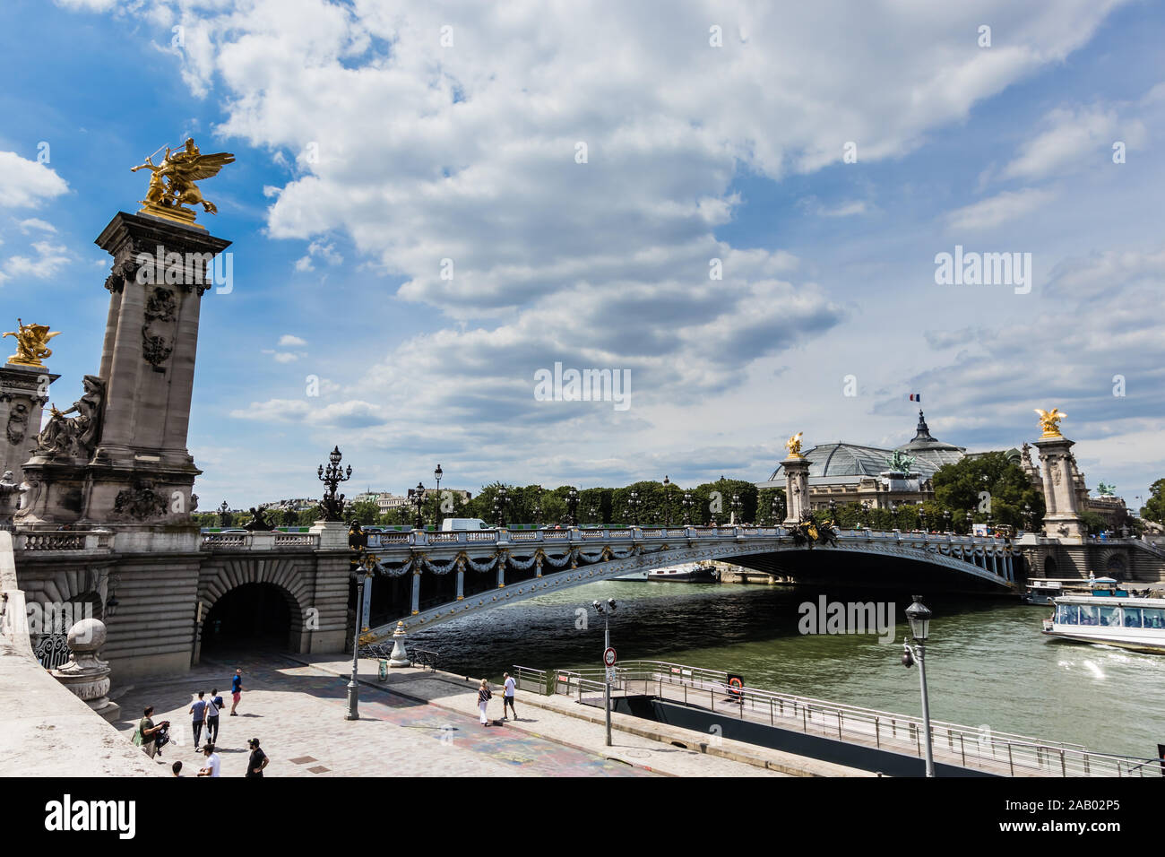 Pont Alexandre III (Alexander III Bridge), Paris Stock Photo - Alamy